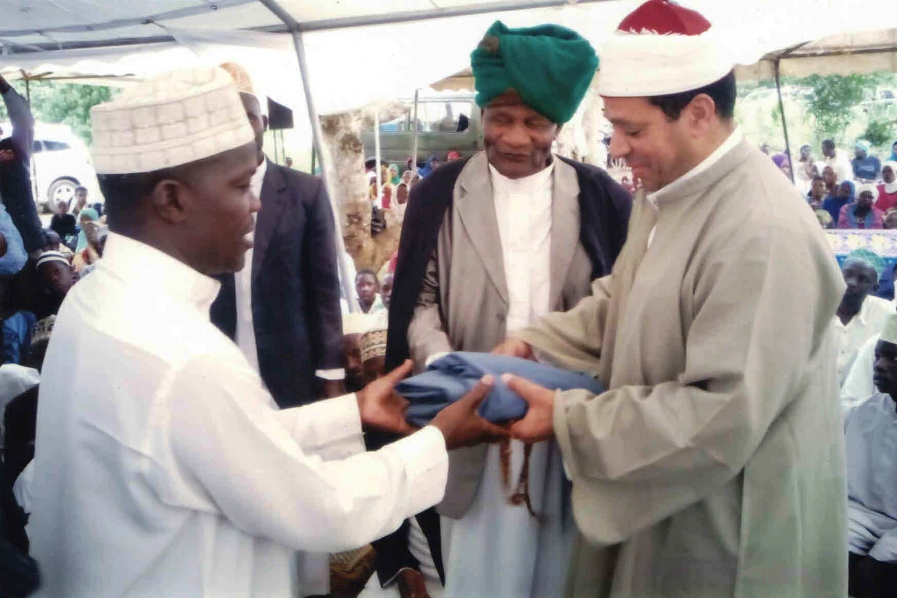 The Story of Jubbah Bequeathed to Sheikh Jawad – Uganda Islamic Museum ...